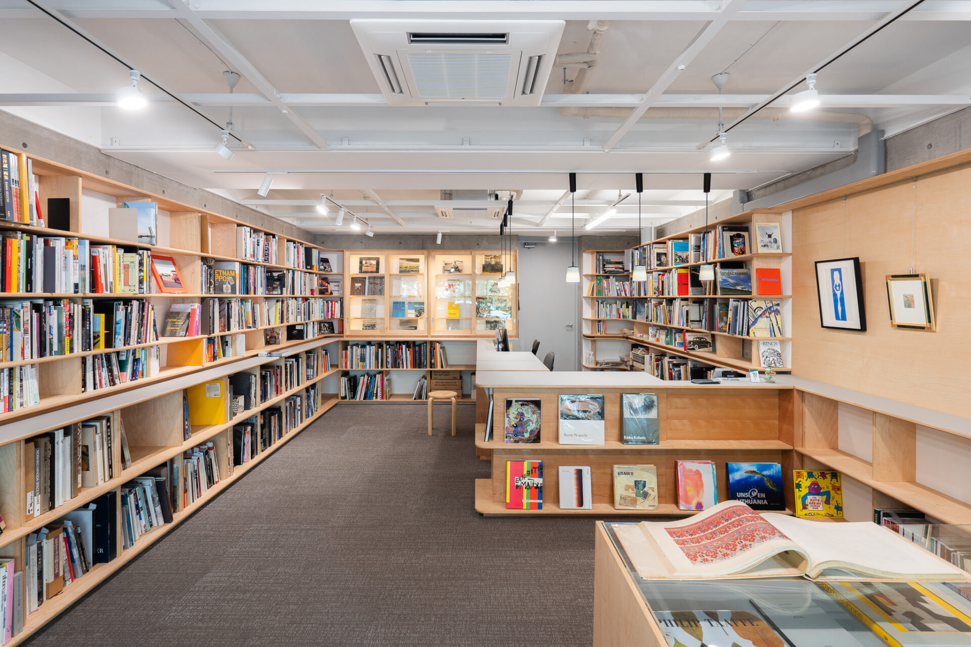 Wols Books | ヴォルス ブックス 写真集・美術書などの古書や作品の販売・買取